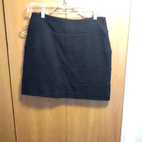 Elle | Skirts | Elle Perfect Little Black Skirt Xs Mini | Poshmark